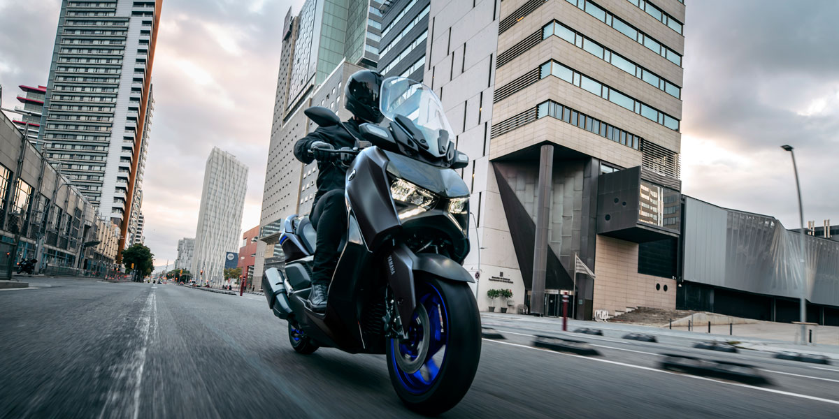 Follow the MAX ：「XMAX」2024 新色登場 | 訊息中心 | YAMAHA 台灣山葉機車